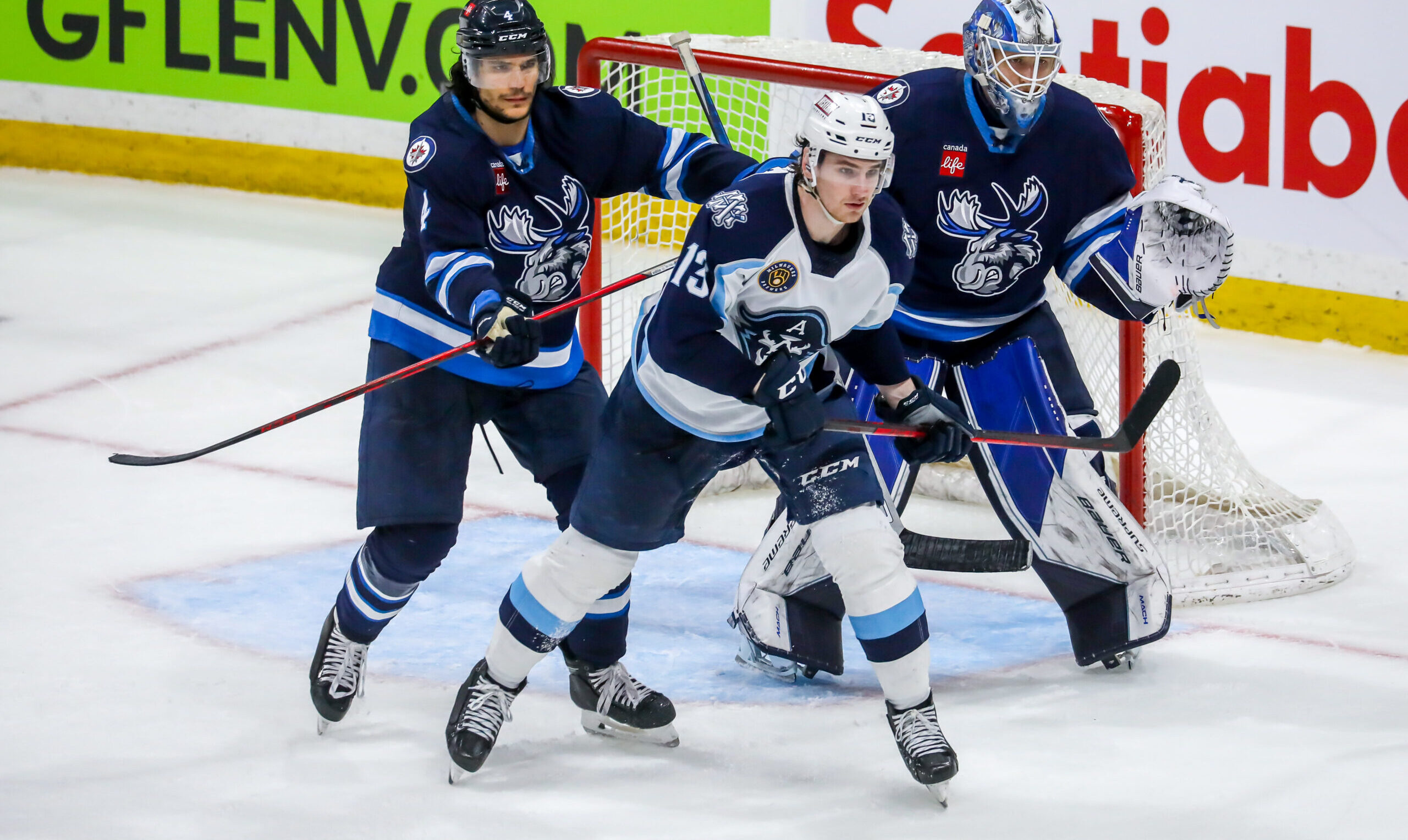 Admirals Fall in Game Four - Milwaukee Admirals