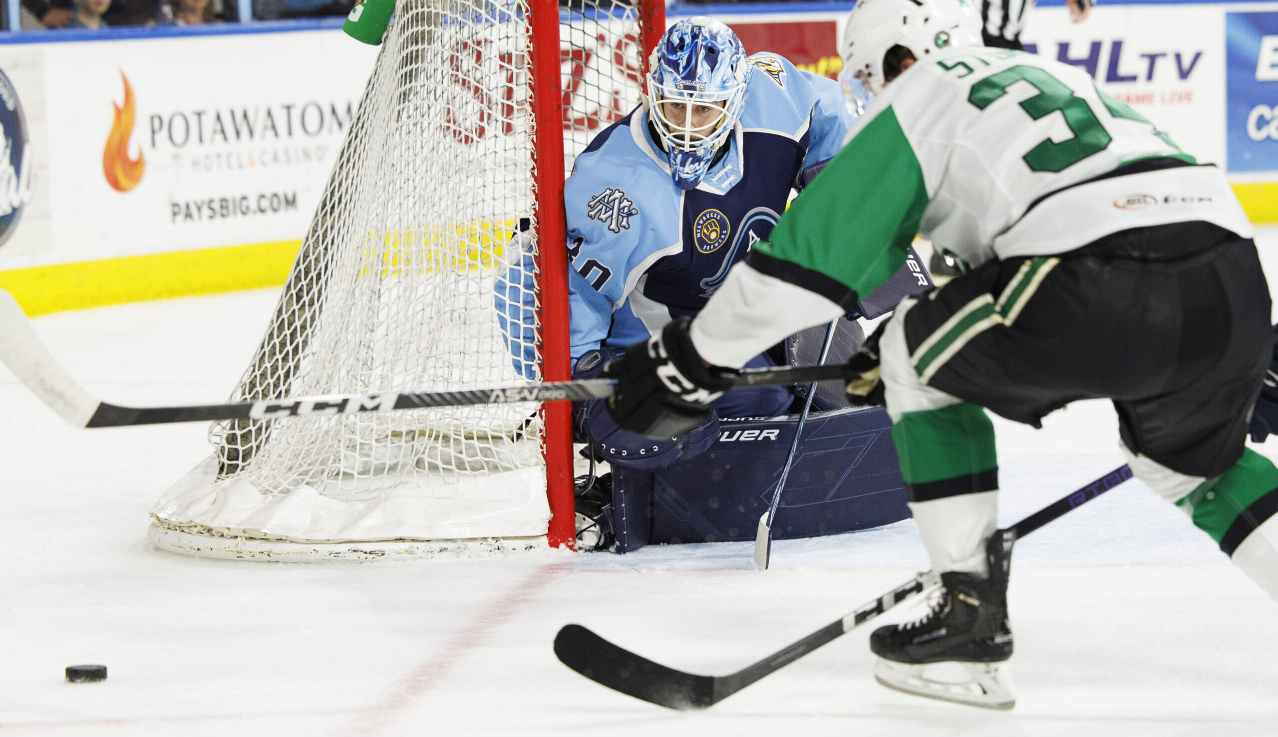 Ads Fall to Stars, Series Even at One - Milwaukee Admirals
