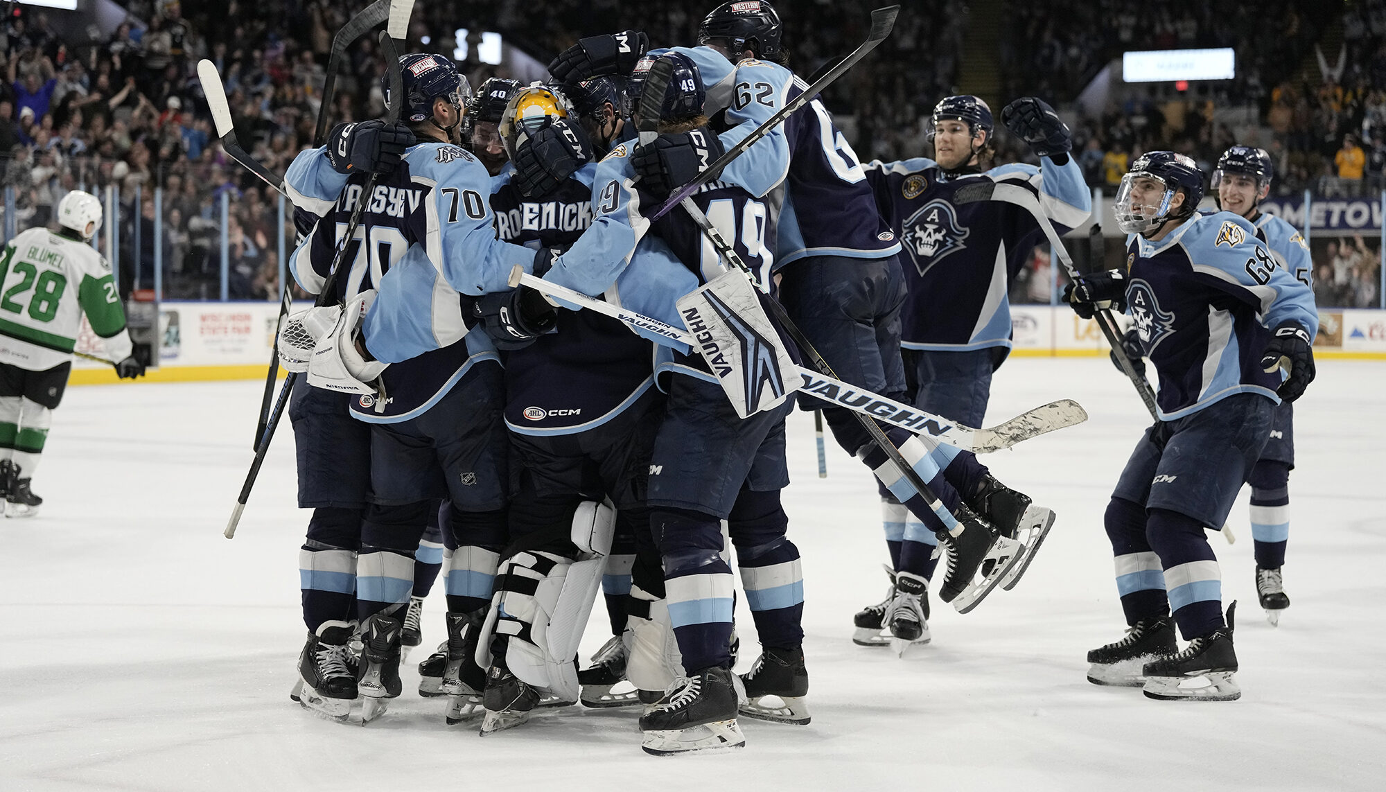 Ads Make History with Win - Milwaukee Admirals
