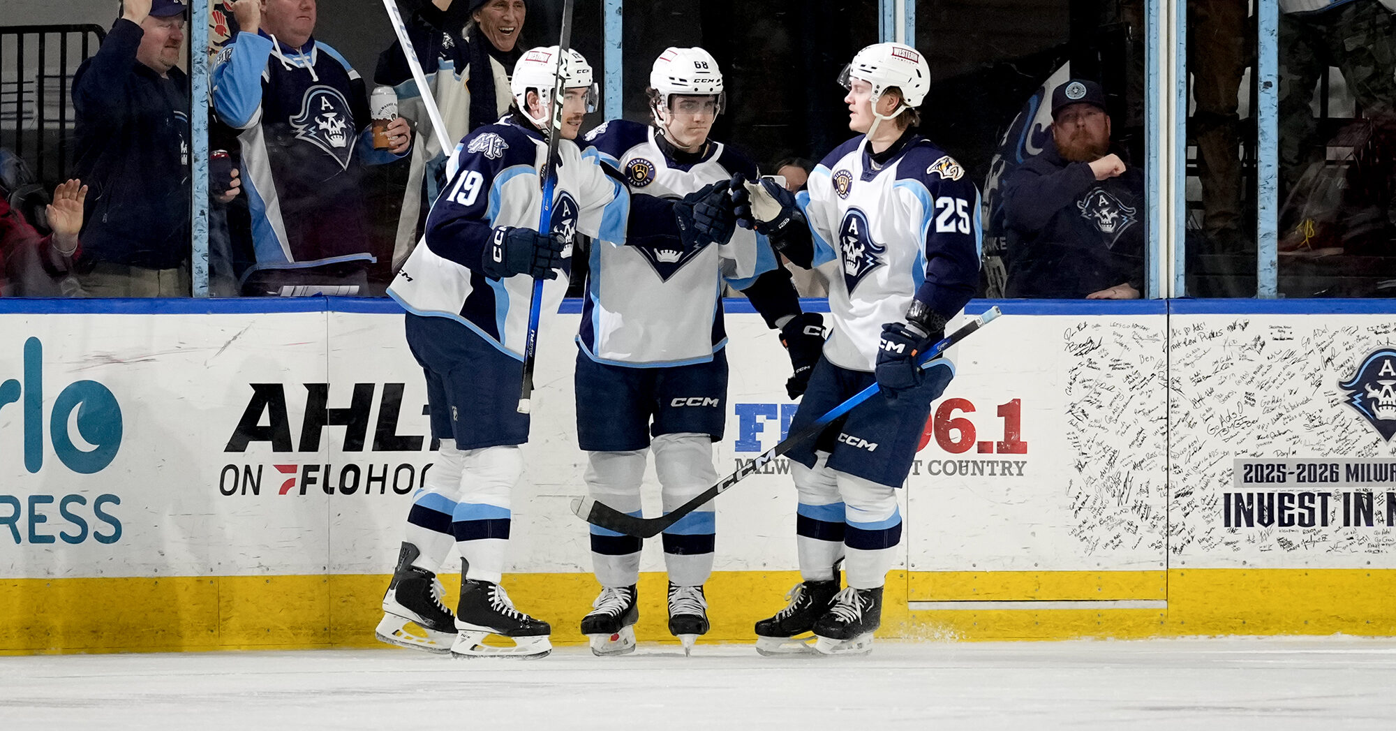 Late L'Heureux Goal Lifts Admirals - Milwaukee Admirals