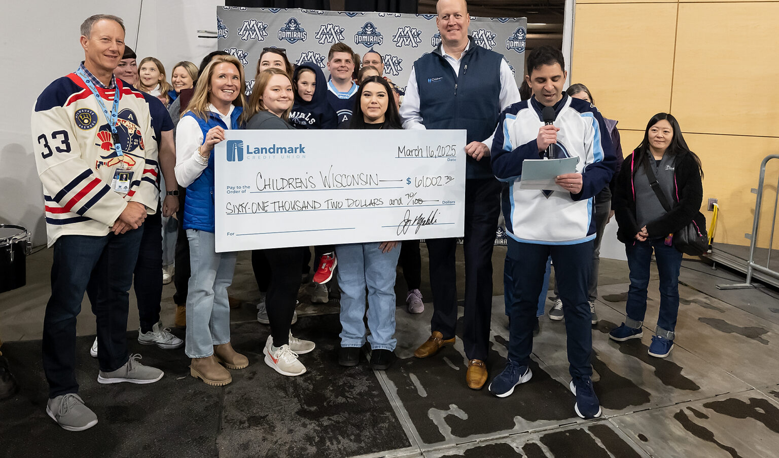 Ads Set Team AHL Attendance Mark - Milwaukee Admirals